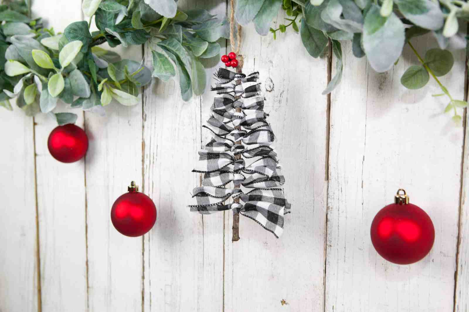 16 Easy Christmas Ornaments To Make And Sell In 2024