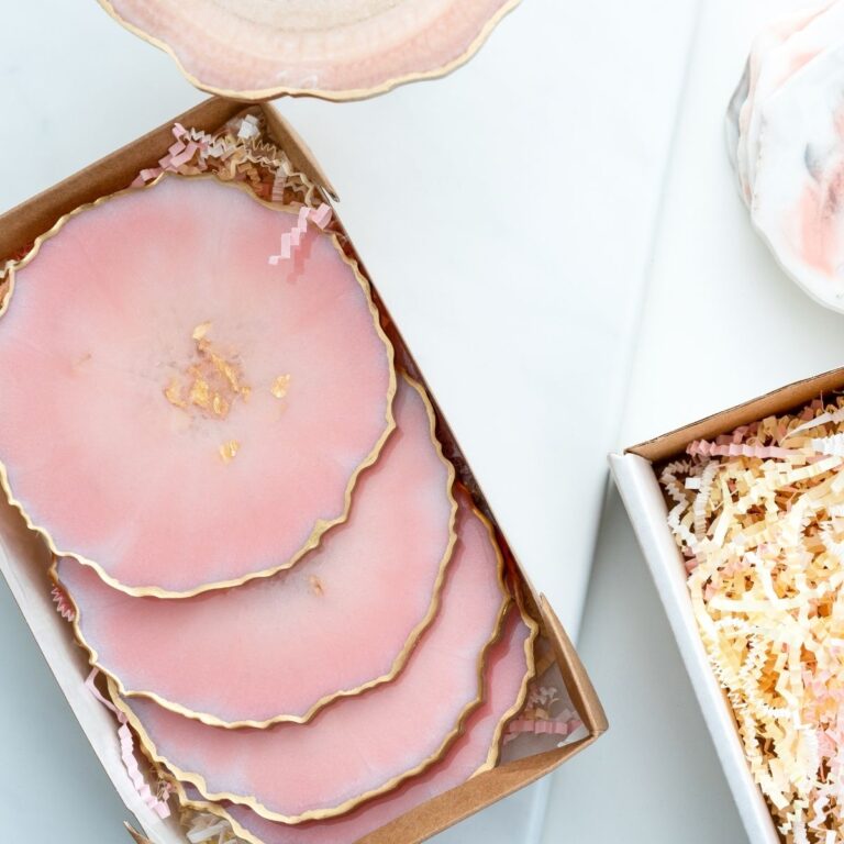 21 Easy Things To Make And Sell For Money [Popular Items 2024]