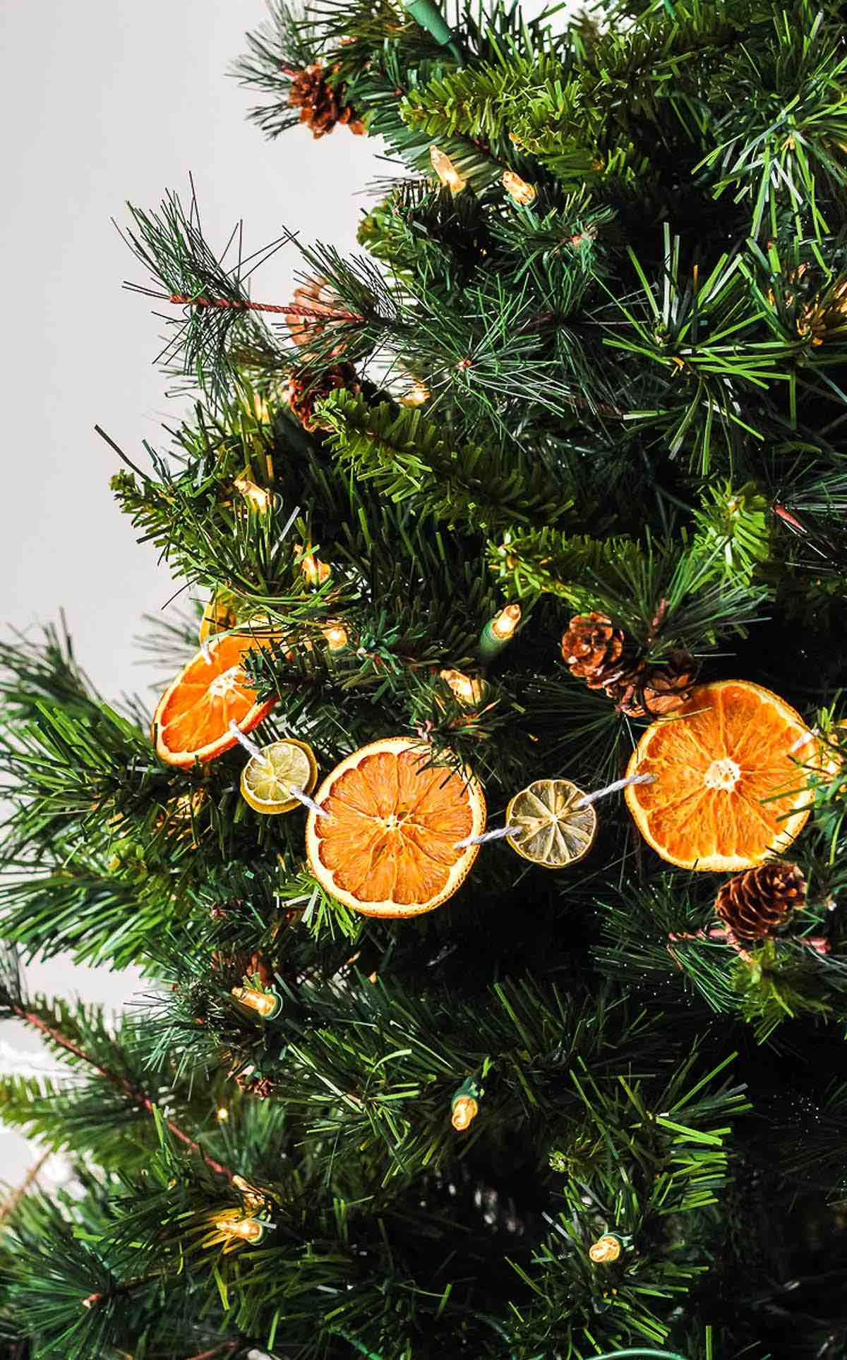 40 Simple To Stunning DIY Christmas Tree Decoration Ideas You'll Love