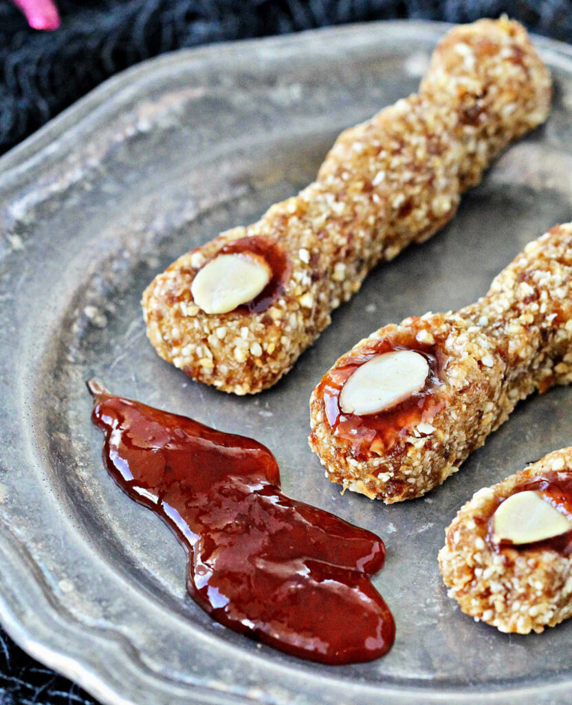 31+ Fun And Spooky Halloween Treats To Make With Kids