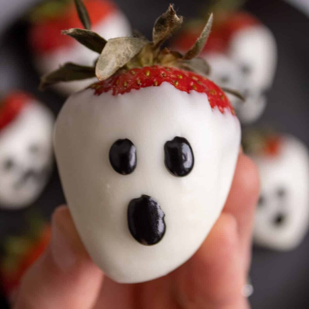 31+ Fun And Spooky Halloween Treats To Make With Kids
